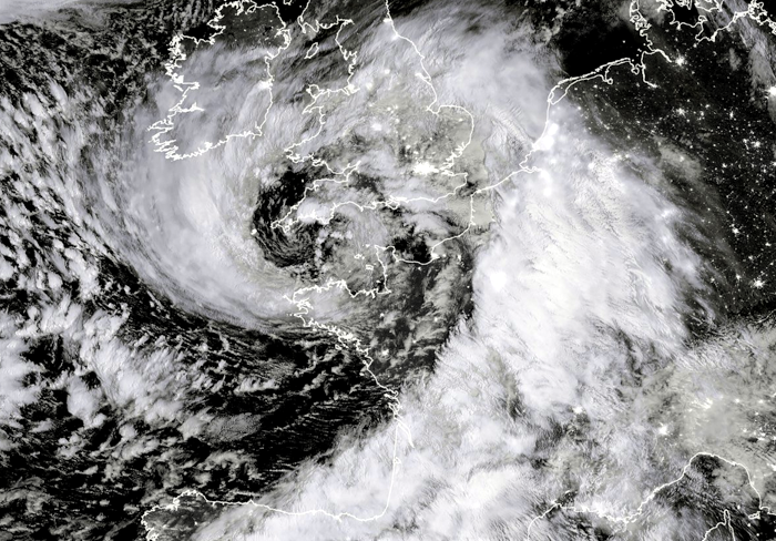 Bilan de la tempête Ciaran : jusqu'à 207 km/h et gros dégâts entre ...