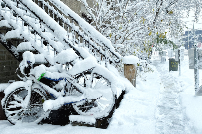 Une tempête de neige frappe bien plus tôt que prévu… devinez quelle ...